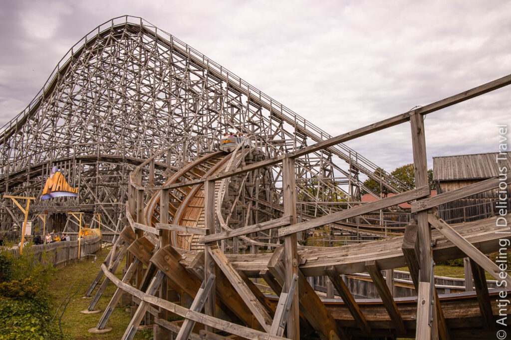 Erlebnispark Tripsdrill: Mit der Achterbahn in den Weinkeller ...